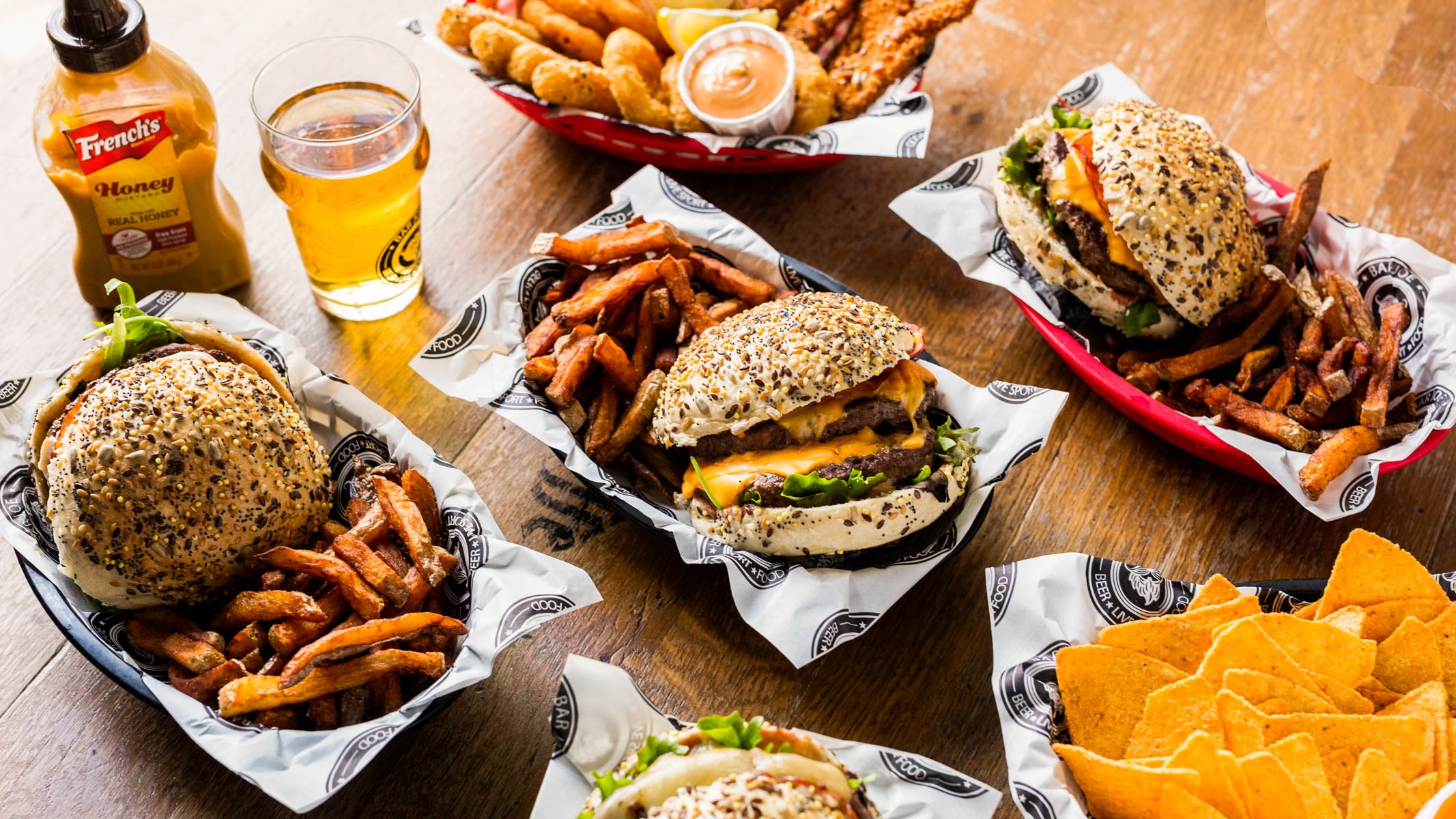 Alexander Grill bezorging van Altitude 100 - Bestel met Deliveroo